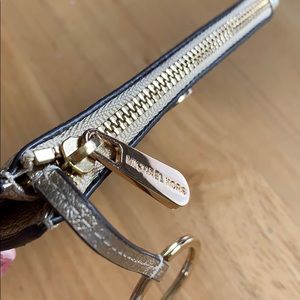 Michael Kors | Accessories | Nwot Gold Michael Kors Coin Holder | Poshmark